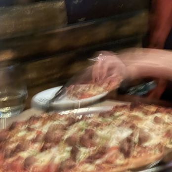 FIXTURE PIZZA PUB - Updated August 2024 - 350 Photos & 326 Reviews ...