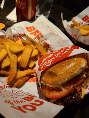 RED ROBIN - Updated March 2025 - 73 Photos & 56 Reviews - 31920 Gateway ...