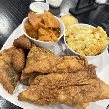 MR CHARLES CHICKEN AND FISH UPTOWN - Updated February 2025 - 50 Photos ...