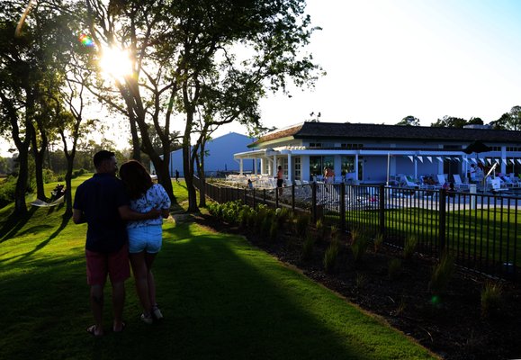 CEDAR POINT CLUB - Updated May 2025 - 19 Photos - 8056 Clubhouse Dr ...