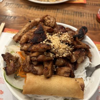 PHO XE LUA VIET THAI RESTAURANT - 607 Photos & 751 Reviews - 907 Race ...