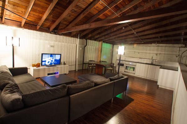 THE BEVERLY ROOM - Updated July 2024 - 10 Photos - 104 Robinson St, Los ...