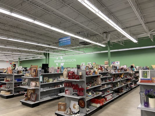 WHEELER MISSION STORE - Updated January 2026 - 22 Photos & 15 Reviews ...