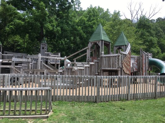 ELLIS PARK - Updated January 2026 - 22 Photos - 600 E Main St, Danville ...