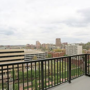 PLAZA HOUSE - Updated October 2025 - 4712 Roanoke Pkwy, Kansas City ...