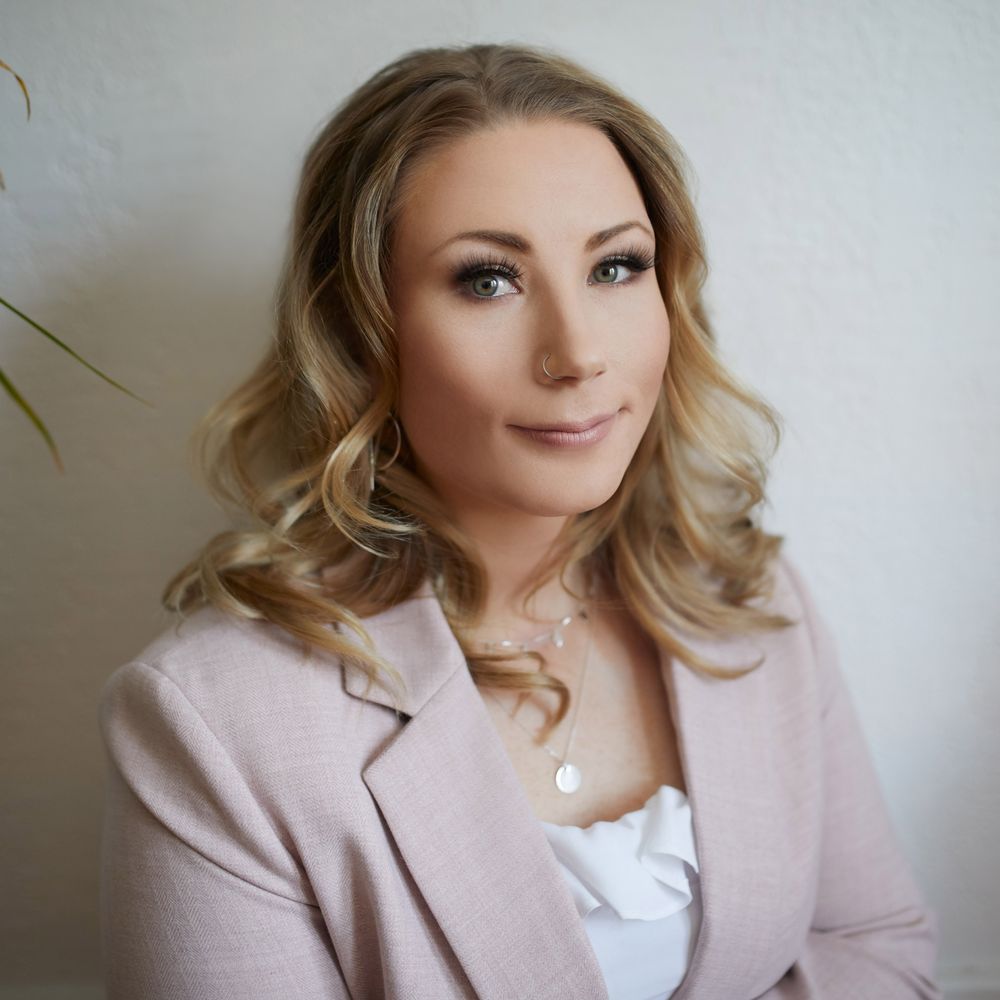 Kim Seifert's Instagram, Twitter & Facebook on IDCrawl