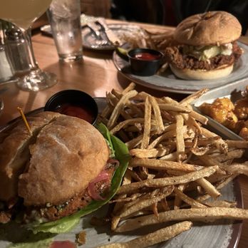 EMRY’S GARDEN - Updated May 2025 - 88 Photos & 66 Reviews - 2 King St ...