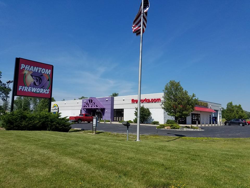 PHANTOM FIREWORKS OF FT WAYNE - Updated August 2025 - 17 Photos - 1630 ...