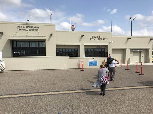 DEL RIO INTERNATIONAL AIRPORT - DRT - Updated September 2025 - 1104 W ...