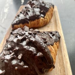 TWO BEES CAFE AND PATISSERIE - Updated July 2025 - 47 Photos & 31 ...