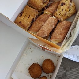 PORTO’S BAKERY & CAFE - Updated February 2025 - 13067 Photos & 11739 ...