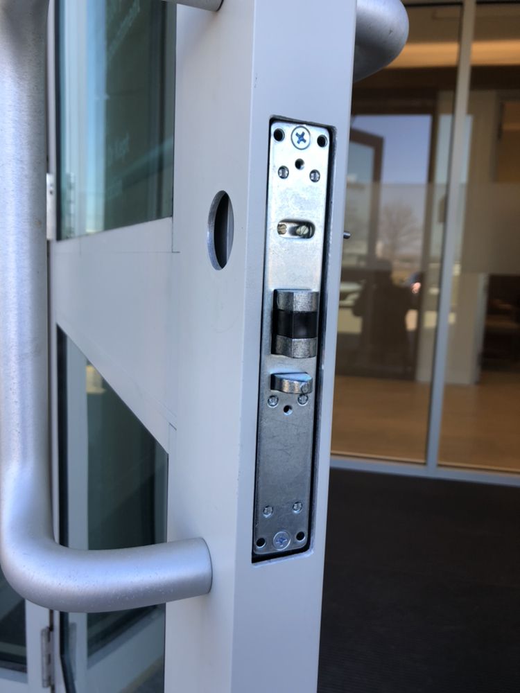 ADVANCED LOCKSMITH - Updated July 2025 - 22 Photos - 1427 East Racine ...