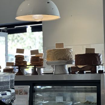 DERU MARKET - Updated June 2025 - 2297 Photos & 1960 Reviews - 723 9th ...