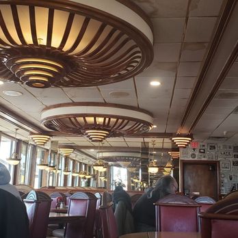 ZEBB’S FAMILY RESTAURANT - Updated December 2025 - 128 Photos & 84 ...