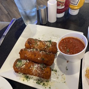 TAP 22 GRILL & BAR - 86 Photos & 111 Reviews - 1443 1st St, Silvis ...