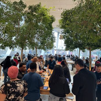 APPLE - BROOKLYN - Updated December 2025 - 104 Photos & 192 Reviews ...