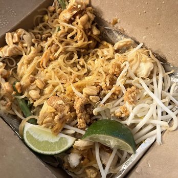 KIN THAI - Updated March 2025 - 142 Photos & 180 Reviews - 207 W 8th St ...