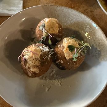 MAMASAMAS RESTAURANT - Updated April 2025 - 76 Photos & 26 Reviews ...