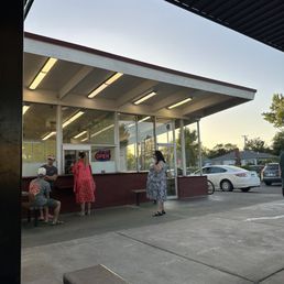 VILLAGE DRIVE-IN - Updated July 2025 - 168 Photos & 383 Reviews - 3810 ...