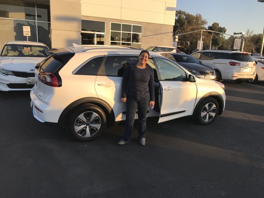 HELLO KIA OF VALENCIA - 84 Photos & 173 Reviews - 24095 Creekside Rd ...