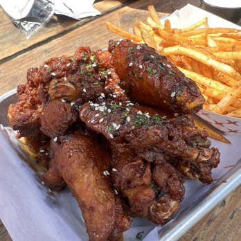 ROYCE - Updated October 2025 - 432 Photos & 297 Reviews - 115 Ridge St ...