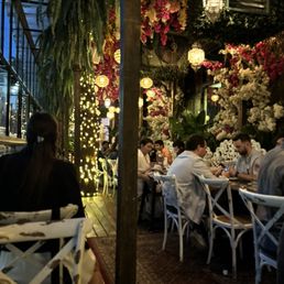 BEATNIK ON THE RIVER - Updated December 2025 - 2593 Photos & 1027 ...