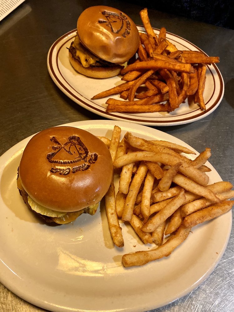 THE HUNT CLUB - 17 Photos & 102 Reviews - 1514 Daniel Rd, Jackson, MI ...