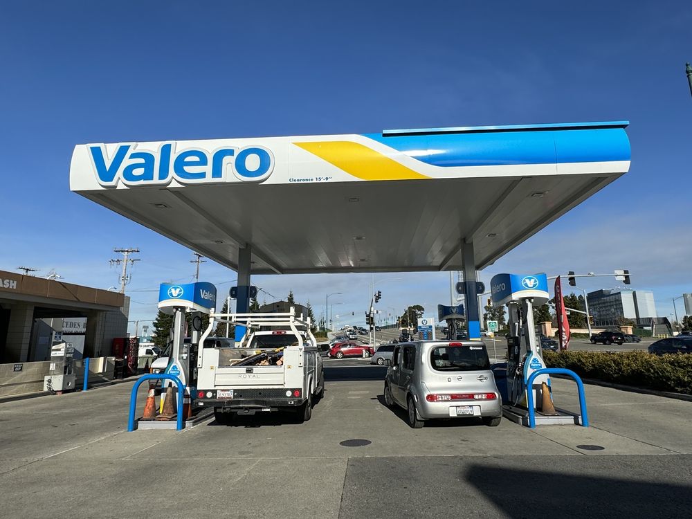 VALERO - Updated August 2025 - 14 Photos & 19 Reviews - 1000 Broadway ...