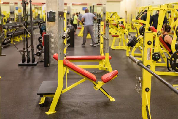 RETRO FITNESS - 51 Photos & 30 Reviews - Gyms - 599 E Main St, Bay ...