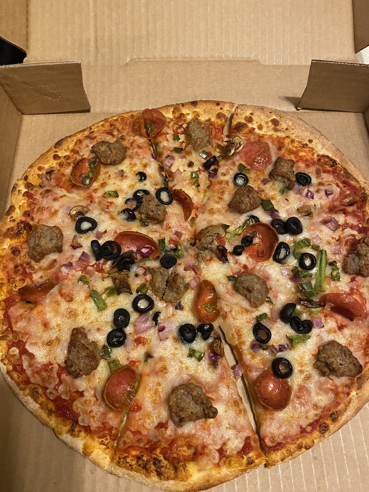 MAXWELL’S PIZZA & ROOFTOP PATIO - Updated October 2025 - 41 Photos & 15 ...