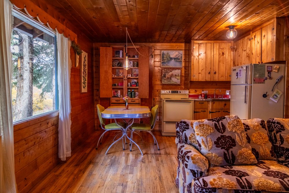 THE FLYING MOON CABINS - Updated December 2025 - 74 Photos & 31 Reviews ...