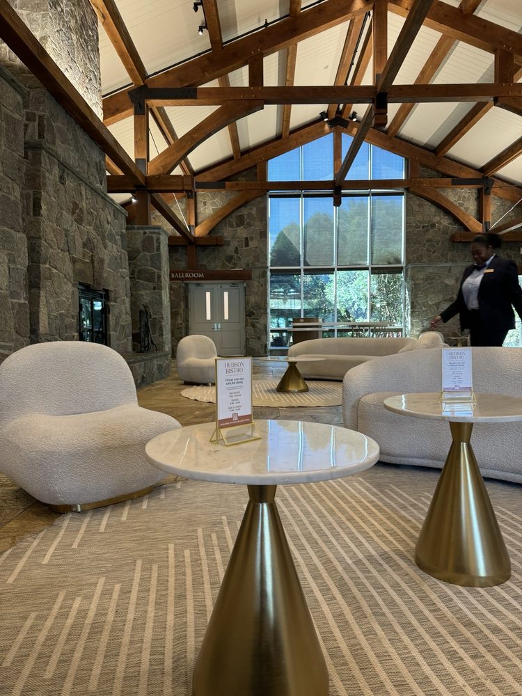 SLEEPY HOLLOW HOTEL - Updated January 2026 - 109 Photos & 107 Reviews ...