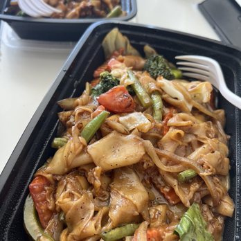 RACHA CAFE - Updated September 2024 - 531 Photos & 609 Reviews - 2516 Telegraph Ave, Berkeley ...