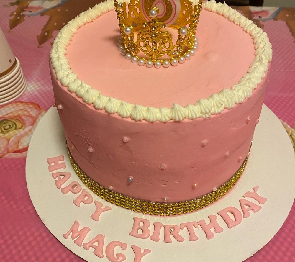 CRAZY CAT LADY CAKES - Updated April 2025 - 18 Photos - Hilo, Hawaii ...