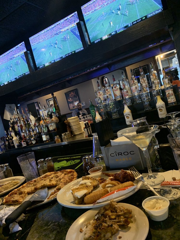 BOCCE’S BAR AND GRILL - 29 Photos & 99 Reviews - 3909 Lincoln Hwy ...