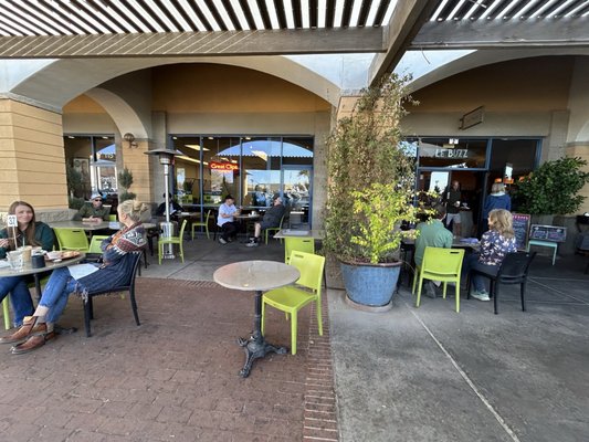 LE BUZZ - Updated September 2025 - 292 Photos & 410 Reviews - 9121 E ...