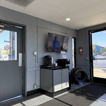 FAIRMOUNT TIRE & RUBBER - Updated October 2025 - 11 Photos & 12 Reviews ...