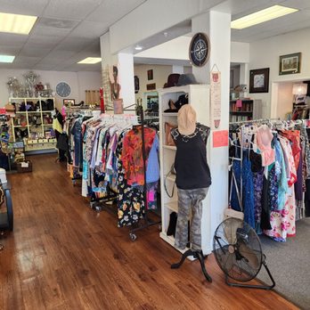 BEYOND TREASURES THRIFT BOUTIQUE - Updated January 2026 - 1731 W ...