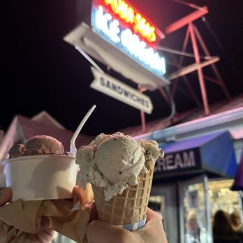 FOUR SEAS ICE CREAM - Updated November 2025 - 169 Photos & 308 Reviews ...