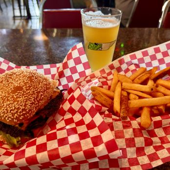 CLEDIS BURGERS & BEER - Updated September 2025 - 132 Photos & 116 ...