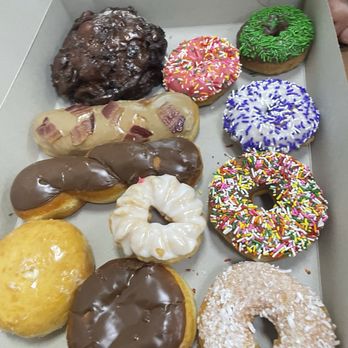 CARSON DONUTS - Updated December 2025 - 39 Photos & 62 Reviews - 3170 S ...