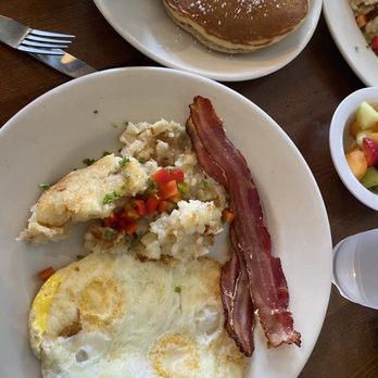 TICKLE TREE CAFE - Updated February 2025 - 917 Photos & 971 Reviews ...