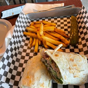 HOOLIGANS PUB - Updated January 2026 - 37 Photos & 40 Reviews - 10704 W ...