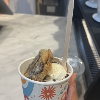 HELLO ROBIN - Updated April 2025 - 1181 Photos & 848 Reviews - 522 19th ...