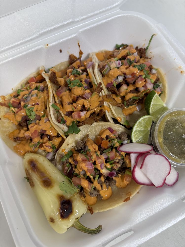 TRES JEFE’Z - Updated May 2025 - 21 Photos - 1030 East Ave, Turlock ...