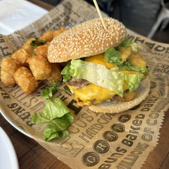 STACK’D BURGERS & BEER - OAKLAND - Updated October 2024 - 254 Photos ...