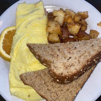 FAMOUS TOASTERY - Updated December 2025 - 347 Photos & 410 Reviews ...