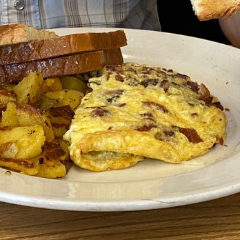 FORTIS CAFE - Updated July 2024 - 103 Photos & 67 Reviews - 3979 S ...