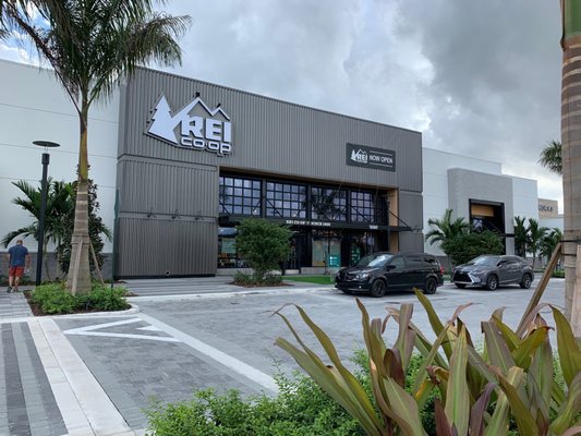 REI - Updated March 2024 - 58 Photos & 24 Reviews - 9560 Glades Rd ...