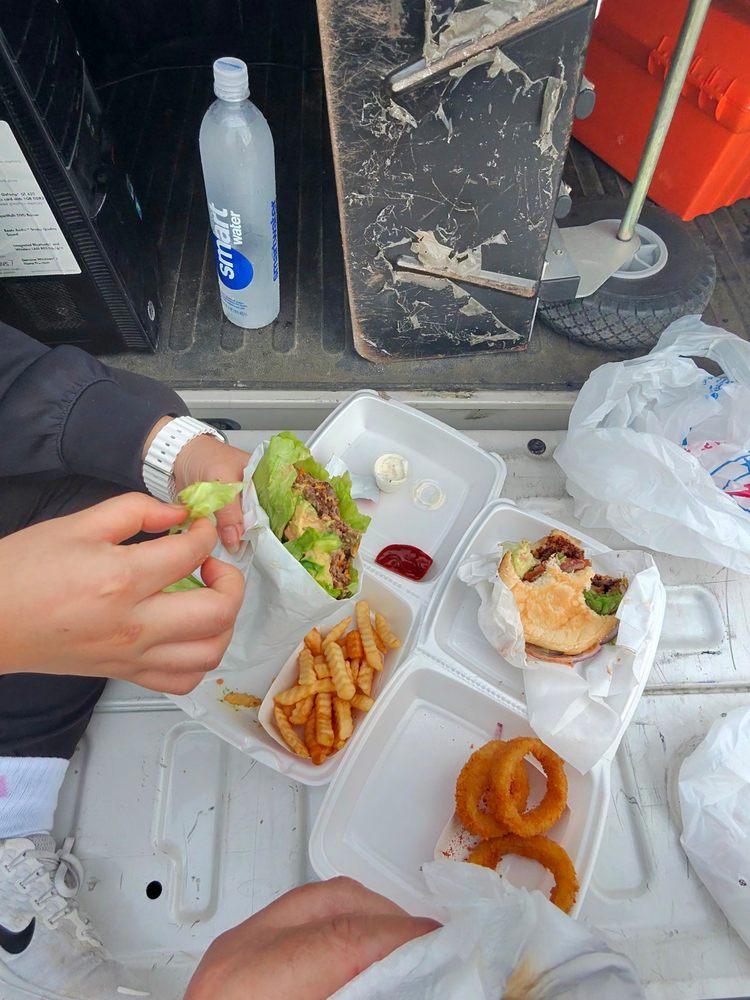 FAMOUS BURGERS - Updated December 2025 - 60 Photos - 3210 Fm 528 Rd ...